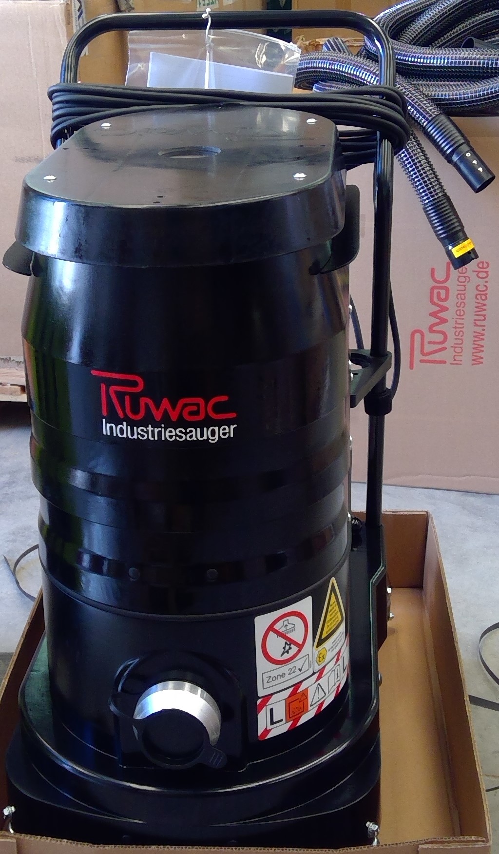 RUWAK - Fabricant d'aspirateurs industriels - Agence ID